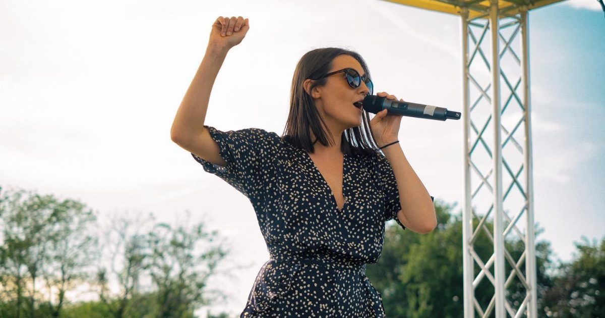 Toast | Hannah Victoria